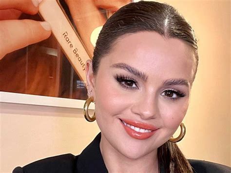 Selena Gomez Makeup Looks