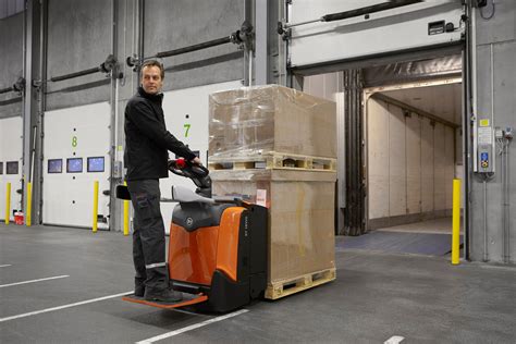 Bt Lpe 200 Pallet Jacks Specs And Dimensions 2014 2026 Lectura Specs