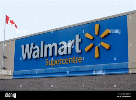 Letrero Del Supercentro Walmart Walmart Supercentre Hi Res Stock