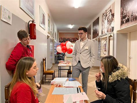 Zbierali wymazy DNA dla chorej nauczycielki w poszukiwaniu bliźniaka