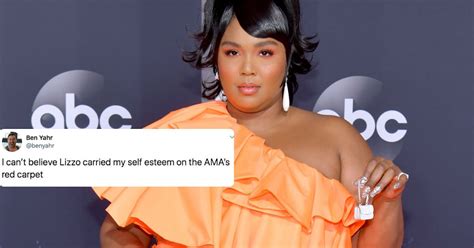 These Memes About Lizzos Tiny Amas Purse Are Such A Mood