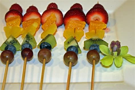 Rainbow Fruit Kabobs Are Great For Parties Luau Birthday Cakes Luau