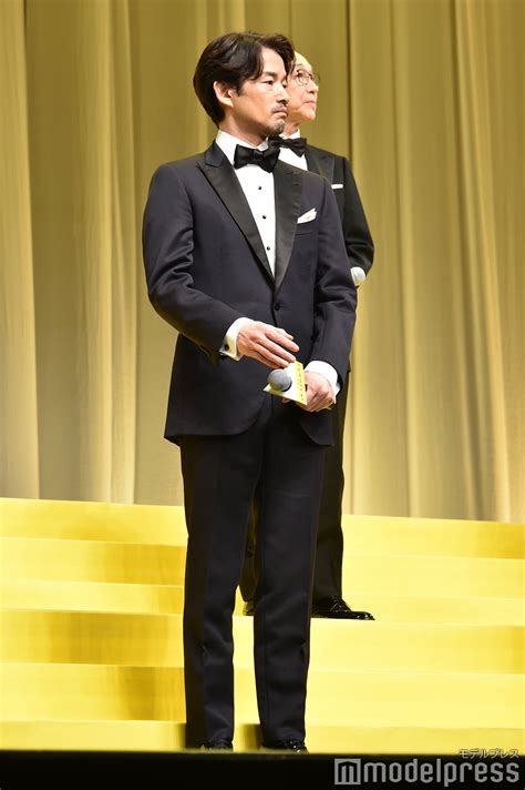画像33 45 向井理、竹野内豊には「勝てない」“ずるい”と感じた裏話語る＜イチケイのカラス＞ モデルプレス