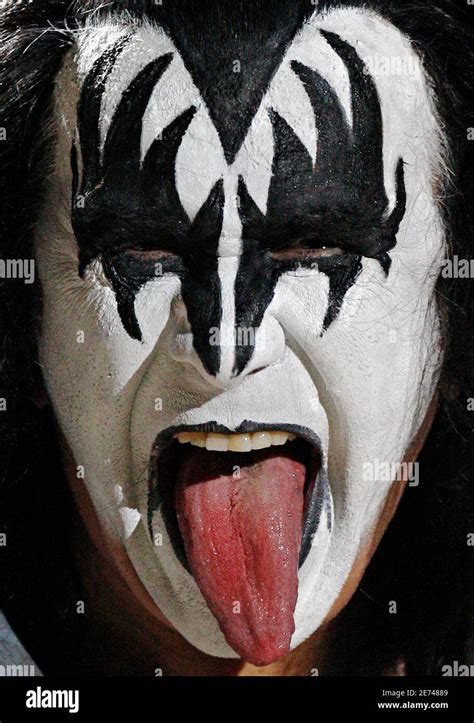 Kiss Bassist Gene Simmons Hi Res Stock Photography And Images Alamy