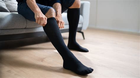 The Best Compression Socks For Traveling To Help On Long Flights
