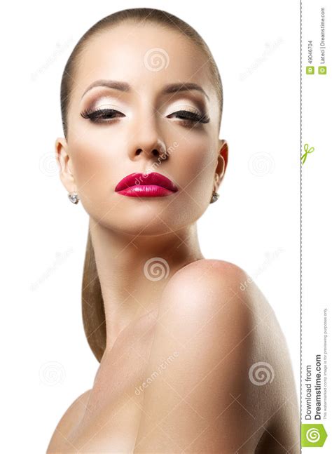 Retrato Del Primer De La Muchacha Hermosa Joven Foto De Archivo