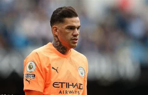 جایزه یاشین به کدام سنگربان می‌رسد؟