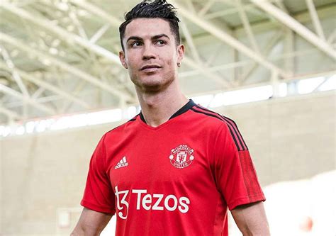 Manchester United Announce Tezos Training Shirt Deal Footy Headlines