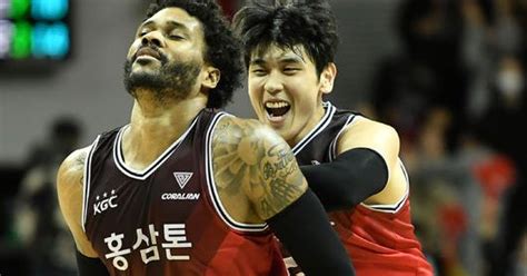 ‘대단한 뒷심 인삼공사 연장 접전 끝에 가스공사 ‘2점 차로 제압