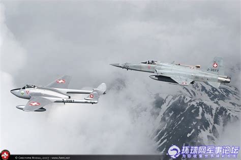 スイス空軍の古びた戦闘機cn