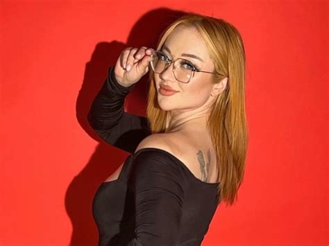 Who Is Emma Magnolia An American Model And Social Influencer