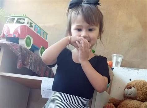 Menina De 3 Anos Assassinada Em Sc Morreu De Tanto Apanhar Diz