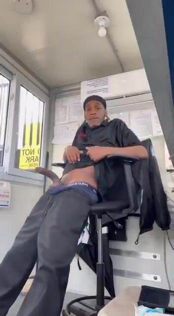 Long Dick Worker Gets Freaky On Duty