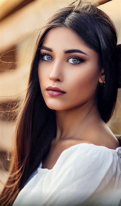 Pin by Hélser L on The irresistible beauty of women Beauty girl Most