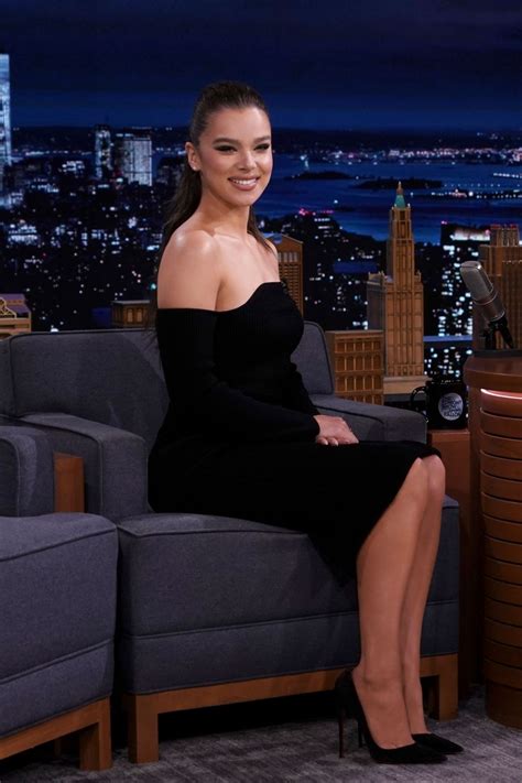 Hailee Steinfeld At Tonight Show Starring Jimmy Fallon 11232021