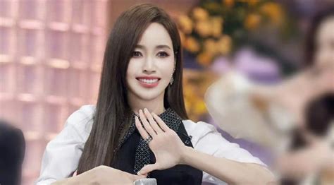 侯佩岑節目造型惹議！遭譏「像搞笑節目道具」網評兩極她親自回應了