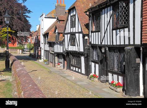 Rye Sussex Medieval Houses In Church Square Rye East Sussex Stock