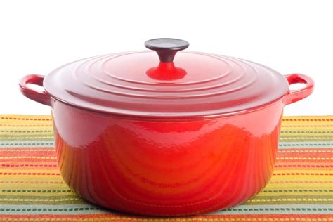 7 Best Dutch Oven Substitutes For Cooking Updated 2025