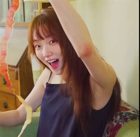 김짤닷컴 배우 이성경