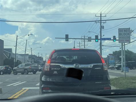 “do Not Block Intersection” Ridiotsincars