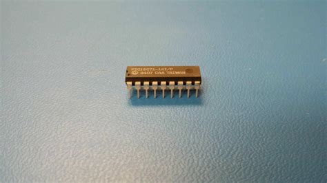 1 Pc Pic16c71 16ip Microchip 8 Bit Otprom 16mhz Microcontroller