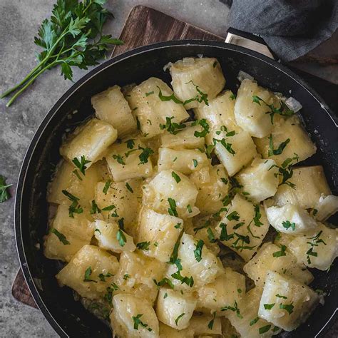 Cuban Yuca Con Mojo Yuca With Garlic Sauce Yummy Addiction