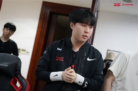JDG赛后返图胜利是鼓励亦是鞭策 直播吧zhibo8 cc
