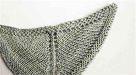 Simple Triangle Shawl Knitting Pattern