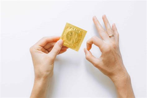 Recognizing Std Symptoms In Men Early Signs You Should Know