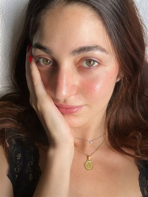 اجدد دونا امام Facebook