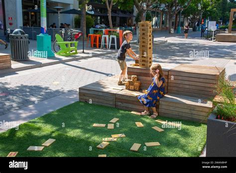 Santa Monica 3rd Street Promenade 2019 Showing People Enjoying The