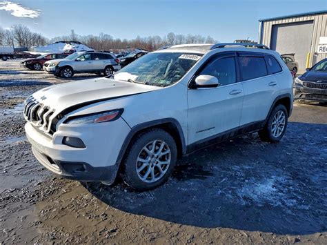 2014 Jeep Cherokee Sport Utility Vehicle