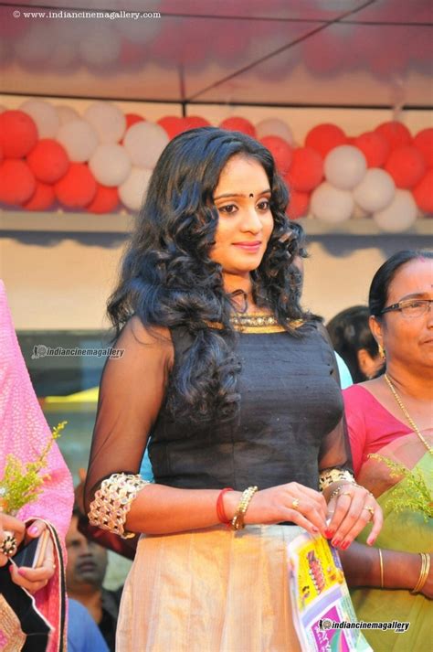 Parasparam Serial Actress Meenakshi Original Name