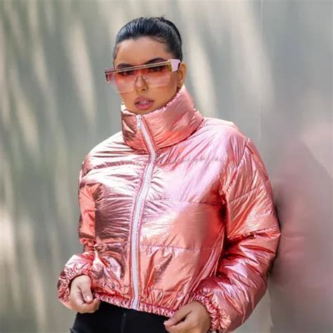 Jaquetinha Metalizada Puffer Curta Feminina Forrada Brinde Frete grátis