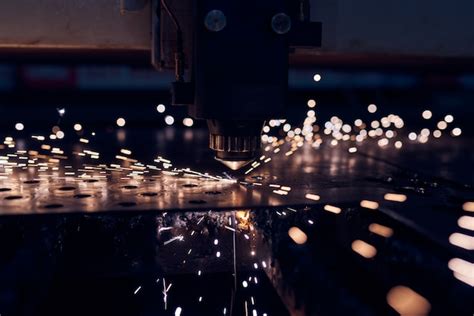 Cnc Лазерная резка металла крупным планом современные промышленные