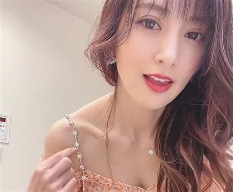 熊田曜子、たくましくなった背中「ポールダンスを始めてから」 エンタメ総合 Abema Times アベマタイムズ