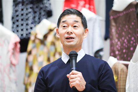 ギャラリー ミナの服、400着の森の中を歩く幸せ。「ミナ ペルホネン ／ 皆川明 つづく」東京都現代美術館 朝日新聞デジタルマガジン