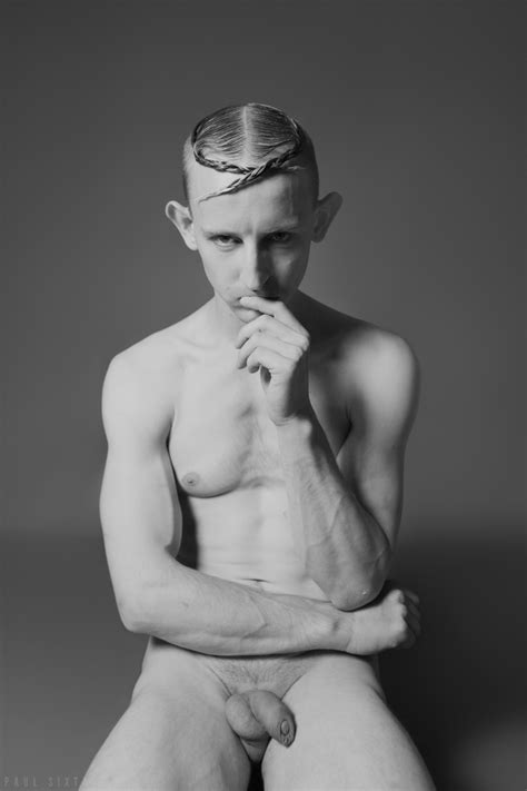 Michiel Gets Naked