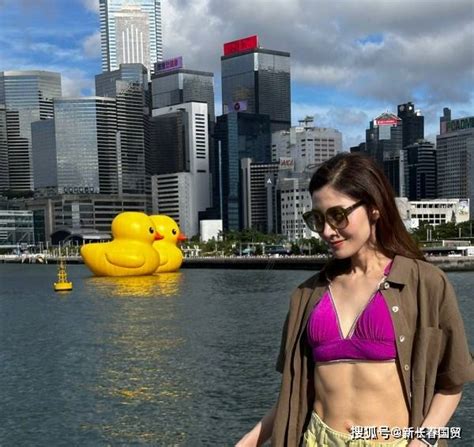 最美港姐李嘉欣近照曝光，52岁真实身材太惊人 👭人物 六度世界