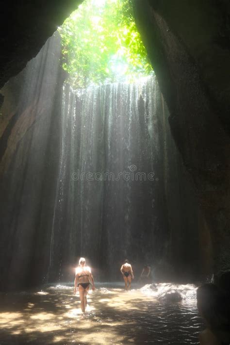 Wasserfall Tukad Cepung Bali Indonesien Redaktionelles Stockbild