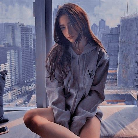 Ghim của 𝗺𝗲𝗼 trên Dasha Taran Con gái Nữ thần Thời trang