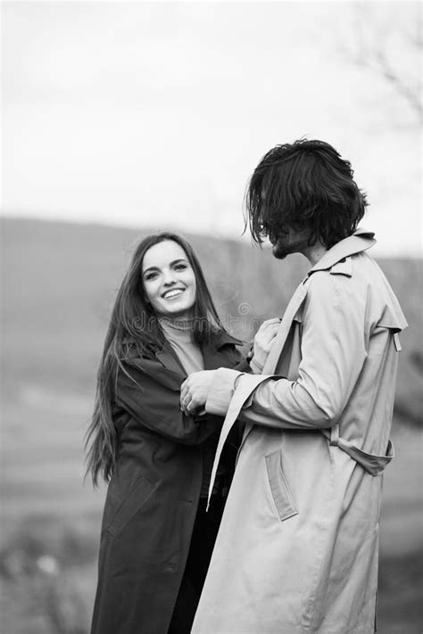 Hermoso Retrato Sensual De Joven Pareja De Estilo En El Amor Foto De