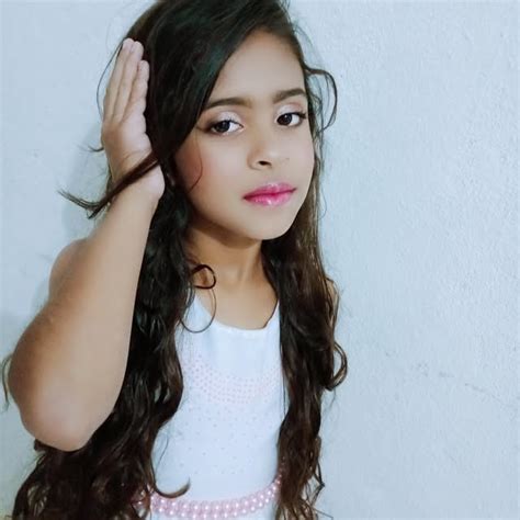 Júlia juju julia Threads Say more