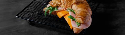 Ham Kaas Croissant Met Robuuste Plakken Kaas Recept