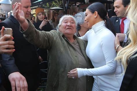 Fans Freak Out When They Meet Their Favorite Celebrities 28 Pics