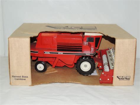 Th Scale Models White Harvest Boss Aumann Auctions Inc