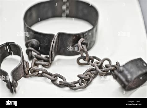 Slave Chains Stockfotos Und Bilder Kaufen Alamy