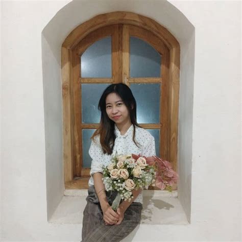 S O N Y A Sonyaalu • Threads Say More