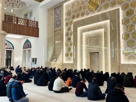 Kars ta Ramazan Ayının İlk Teravih Namazında Camiler Doldu Serhat Tv