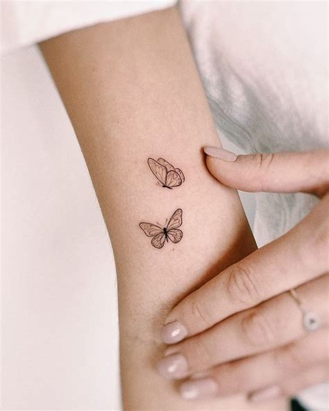 Ponad 100 pomysłów na damski tatuaż minimalistyczny Tattoo Space